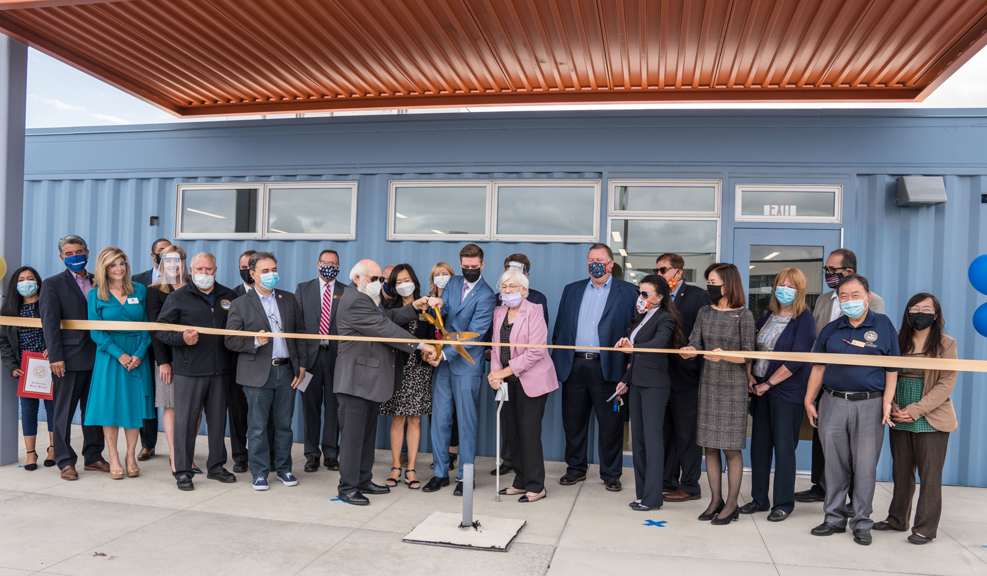 Homeless Shelter Opens Using Customized Shipping Containers - LPA